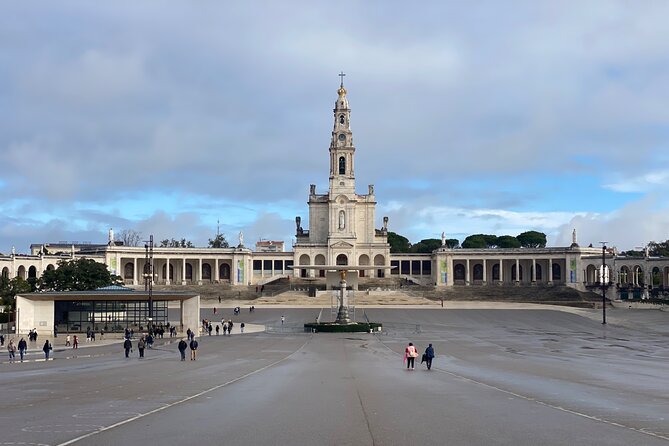 Fatima, Batalha, Nazare and Obidos Full Day Tour from Lisbon - FAQ