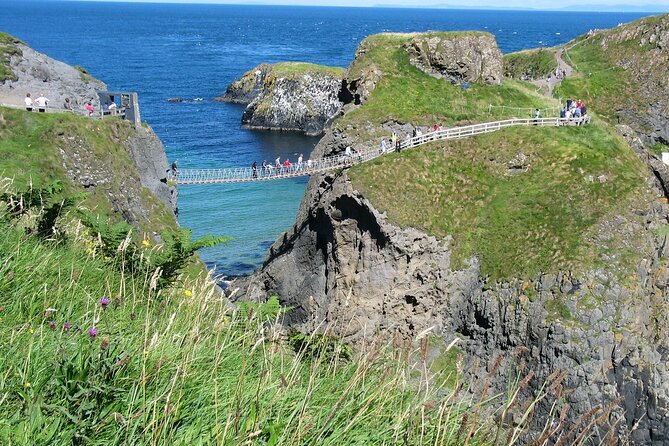 Giant's Causeway and Belfast City Murals Tour inc Game of Thrones Dark Hedges - Authentic Insights from Travelers