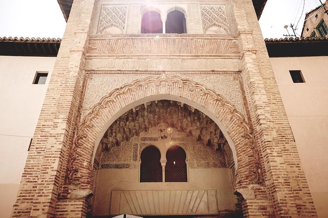 Golden Hour in Granada: Sunset Walking Tour with Play Granada - Who Should Consider This Tour?