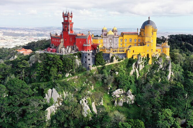 Guided Tour to Sintra, Pena, Regaleira, Cabo da Roca and Cascais - FAQs about the Guided Tour to Sintra and the Coast