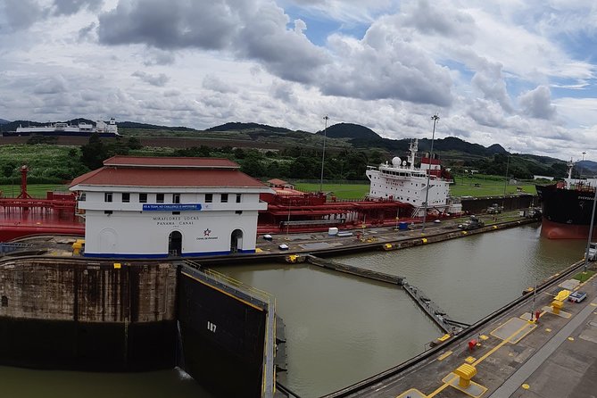 HALF-DAY City and Panama Canal Tour: Shared or Private - Who Should Book This Tour?