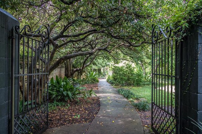 Hidden Alleyways and Historic Sites Small-Group Walking Tour - The Bottom Line: Who Should Consider This Tour?