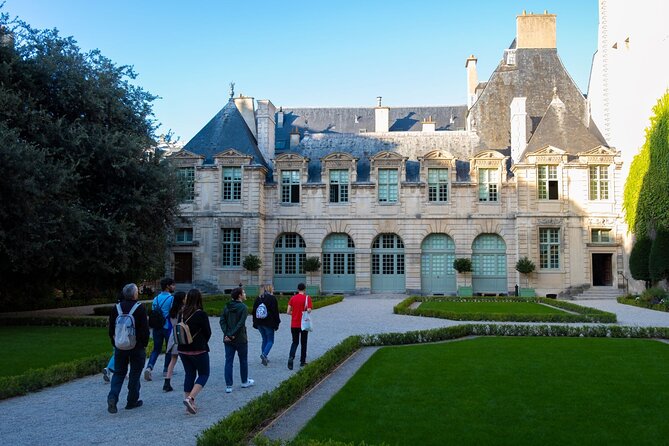 Hidden Paris: Discover Medieval Marais on a Walking Tour - The Stravinsky Fountain: A Photogenic Landmark