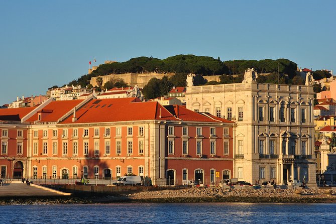 Lisbon Private Sailing Cruise, drink included (options: 2h, 3h, 4h, 6h or 8h) - FAQs