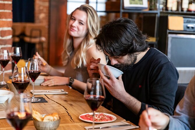 Milan: Navigli Food & Drinks Tour with Eating Europe - Guides and Atmosphere