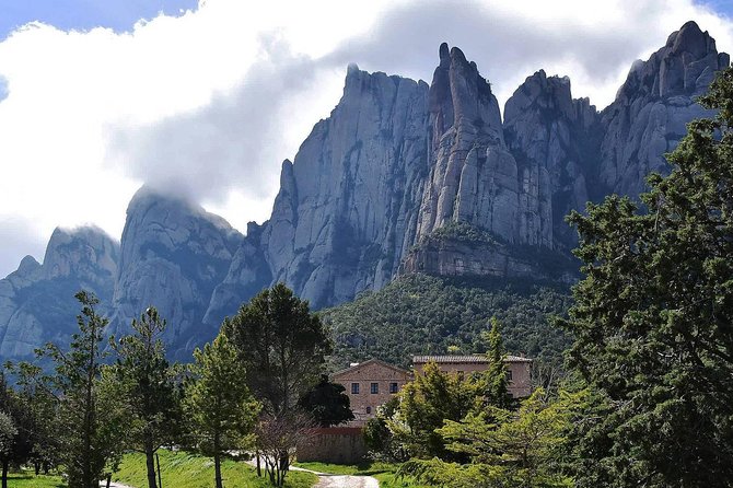 Montserrat,Vineyard, Wine Tasting Small Group Tour & Hotel Pickup - Final Thoughts