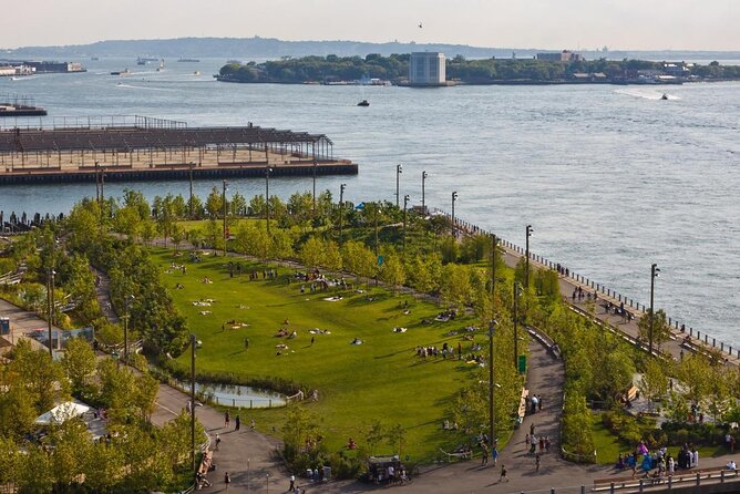 NYC Bus Tour of Brooklyn, Bronx, Queens: Art, Food & Sports - Who Should Book This Tour?