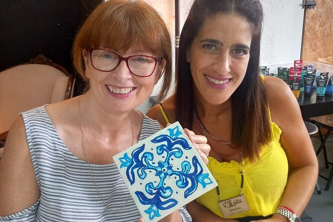 Painting of tiles & cocktails in Baixa do Porto - Practical Details