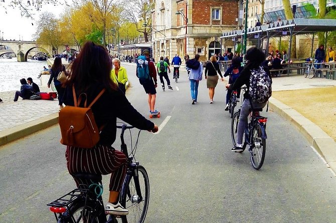 Paris: Charming Nooks and Crannies Bike Tour - Historic Landmarks and Royal Connections