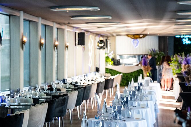 Paris Gourmet Dinner Seine River Cruise with Singer and DJ Set - Who Is This Cruise Best For?