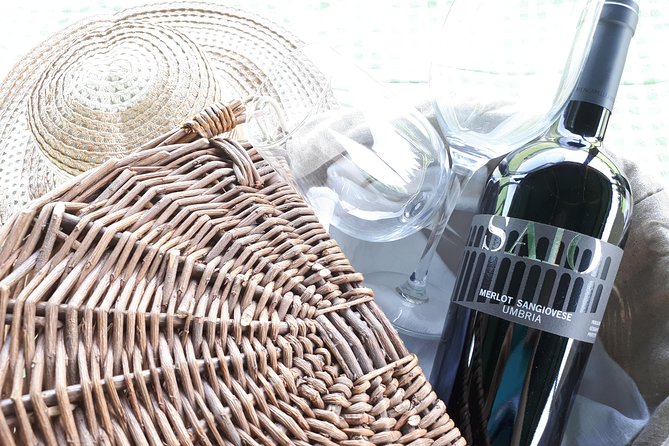 Pic nic Deluxe Assisi for 2 and wine tasting 5 wines - FAQs