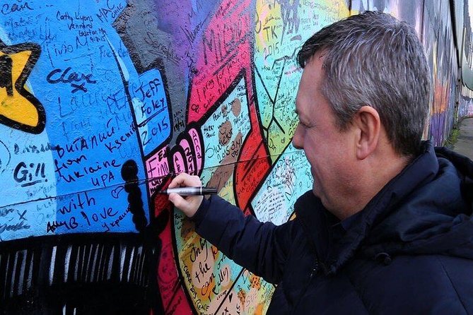 Political Taxi Tour Belfast (1-7 People) - Practical Tips for Participants