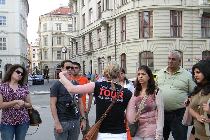 Prague Highlights Guided Tour with Lunch, Boat Trip and Pickup - FAQs