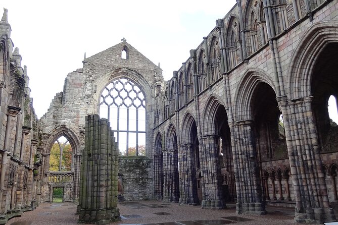 Private 4 Hour Tour of Edinburgh in a Spacious 6-seater Mercedes - Transportation and Comfort