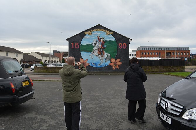 Private Belfast Taxi cab Tour - The Sum Up