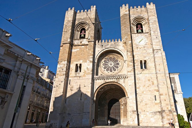 Private Tour: Highlights of Historical Lisbon in 4H with Transfer - Value for Money