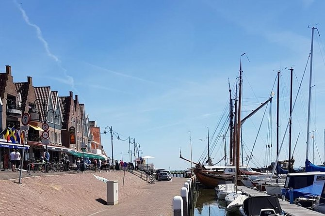 Private tour to Zaanse Schans &Volendam: Cheese, Windmills, clogs - Who Should Consider This Tour?