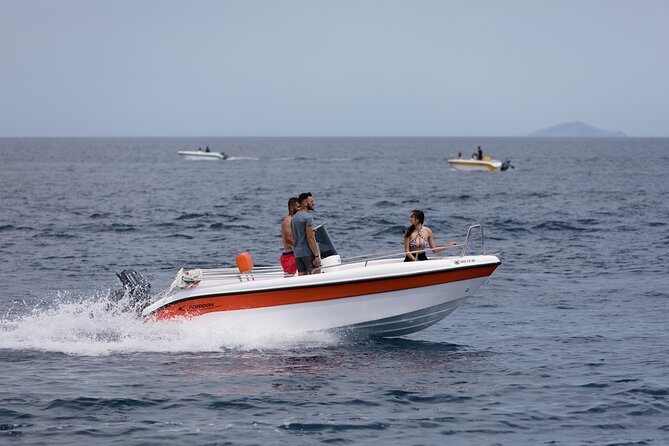 Rent a Boat Without a License in Santorini - FAQ