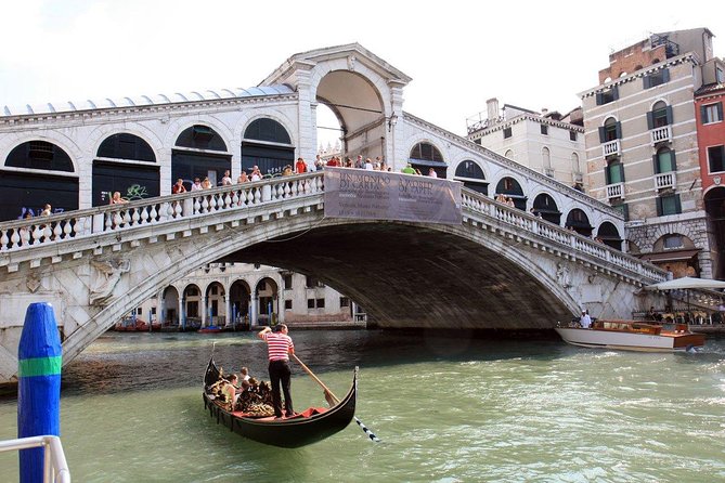 Rialto Market Food and Wine Lunchtime Tour of Venice - Tasting Venetian Tapas (Cicchetti) and Local Wines