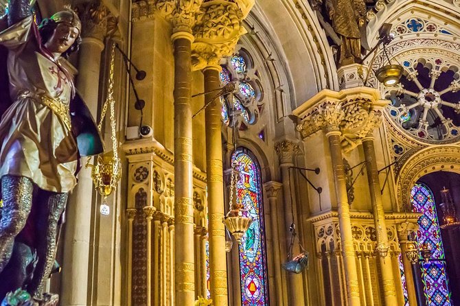 Sagrada Familia & Montserrat Small Group Tour with Hotel pick-up - Ascending to Montserrat