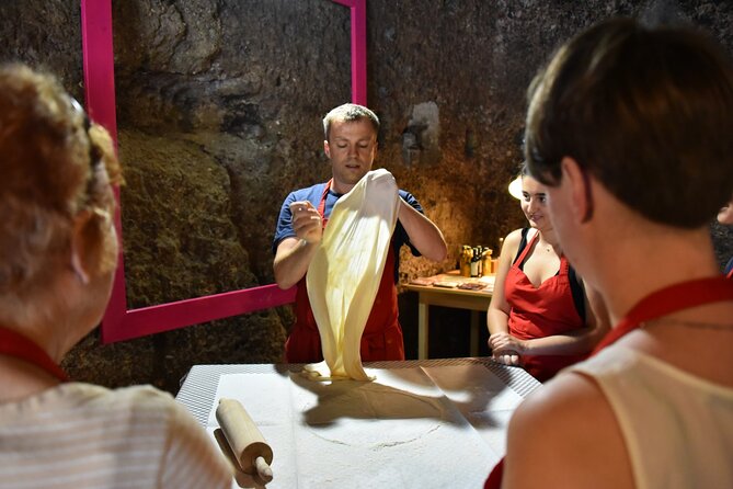 Salzburg Christmas Cookies and Apple Strudel Cooking Lesson - FAQ