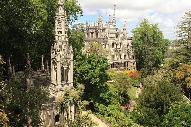 Sintra Full-Day Private Tour - A Journey through Wonderland - Strolling Sintra’s Historic Center: The Town’s Charm and Food