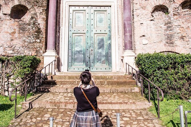 Small Group Tour: Colosseum & Roman Forum with Arena Floor Access - Why Travelers Rave About This Tour