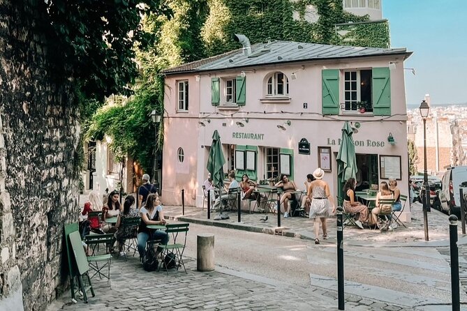 Small Group Walking Tour of Montmartre -10 people max - Analyzing Value and Fit