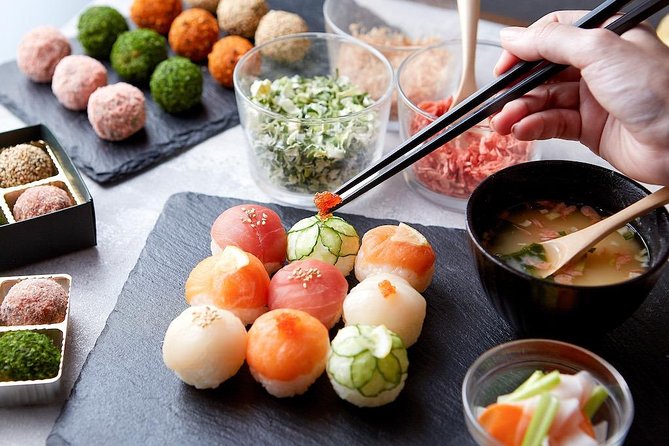 Sushi Making Tokyo! Popular Maki Sushi & Japanese Sushi+Recipe! - The Experience from the Traveler’s Perspective