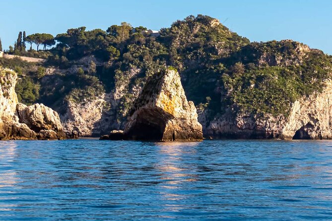 Taormina Sightseeing Private luxury Boat Tour with Aperitif - FAQ