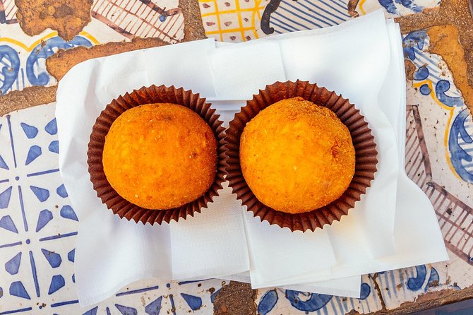 The 10 Tastings of Palermo With Locals: Private Food Tour - Visiting Architectural and Cultural Landmarks