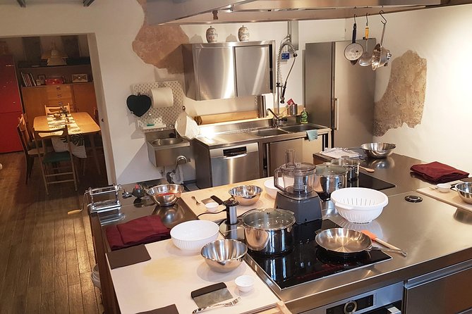 The Art of Making Pizza-Cooking Class in Unique Location with Italian Pizzachef - The Price & Value