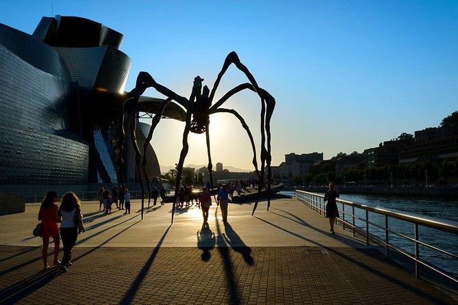 The magic of the Guggenheim museum - 2 hours with VIP tickets - Who Should Book This Tour?