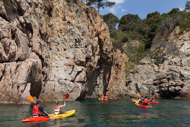 Tossa de Mar: Kayak & Snorkel Tour with Paella from Barcelona - Returning to Barcelona: A Relaxed End to a Full Day