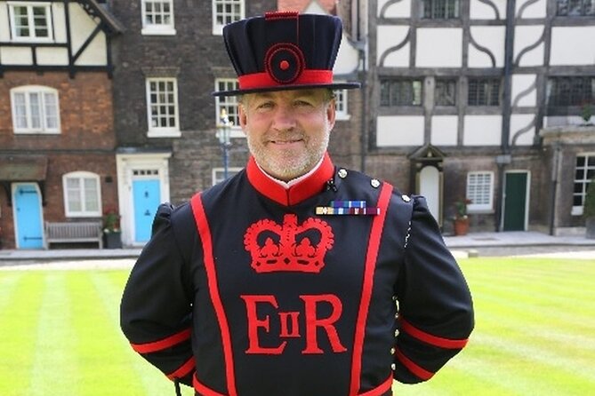 VIP Tower of London and Crown Jewels Tour with Private Beefeater Meet & Greet - What Do We Love?