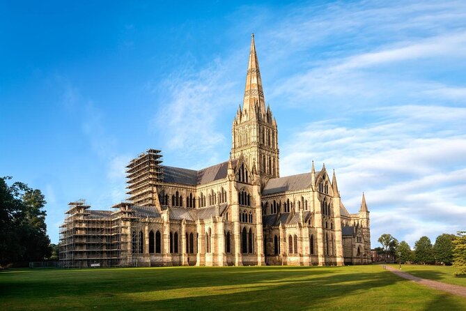 Windsor Castle, Stonehenge & Salisbury Cathedral Guided Tour - How the Experience Looks in Practice