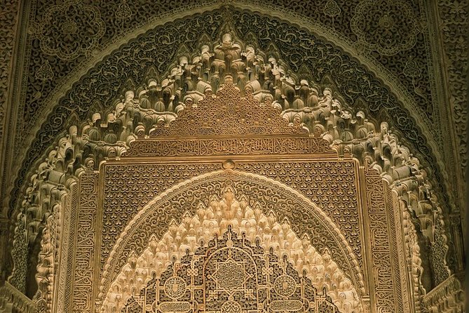 Alhambra & Generalife Skip the line Small Group including Nasrid Palaces - What We Can Expect from the Reviews