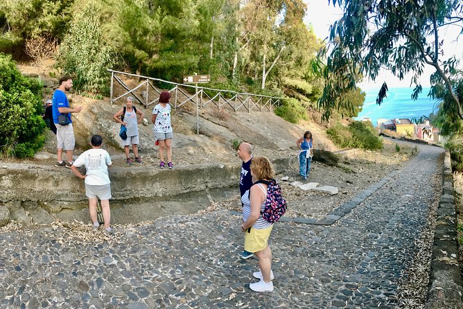 Archaeological excursion to the Rocca della Falconiera in Ustica - The Value of This Experience