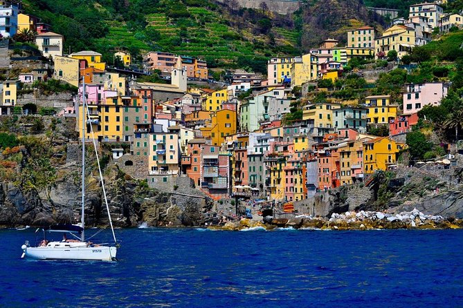 Cinque Terre Sunset Tour by Boat - Snacks, Drinks, and Atmosphere