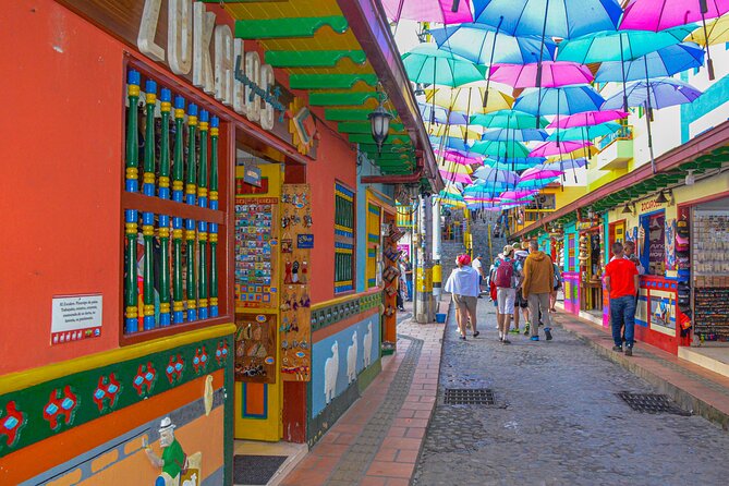 Day Trip To Guatapé with ,Breakfast, Lunch and Boat Ride - FAQ