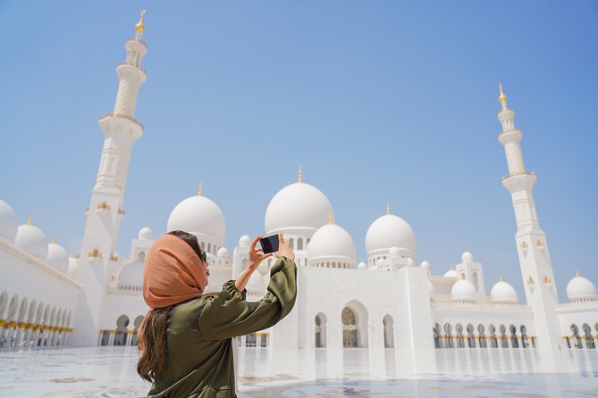 Dubai To Abu Dhabi: Grand Mosque, Royal Palace & Etihad Towers - FAQ