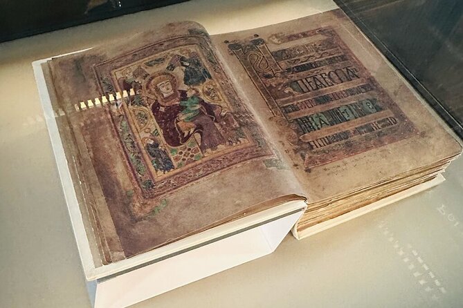 Dublin Book of Kells, Castle and Molly Malone Statue Guided Tour - End of Tour and Free Exploration