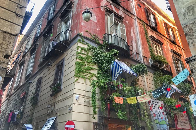 Evening Flavors of Naples: Guided Food Tour and Wine Tasting - In-Depth Itinerary Breakdown
