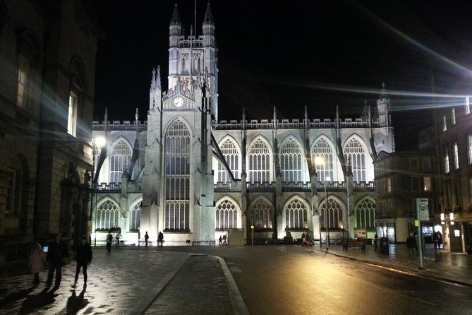 Exceptional Bath tour guide making your visit splendidly memorable. - Practical Details