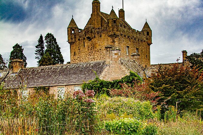 Full-Day Private Tour to Urquhart Castle Loch Ness and Inverness - Clava Cairns – A Bronze Age Cemetery