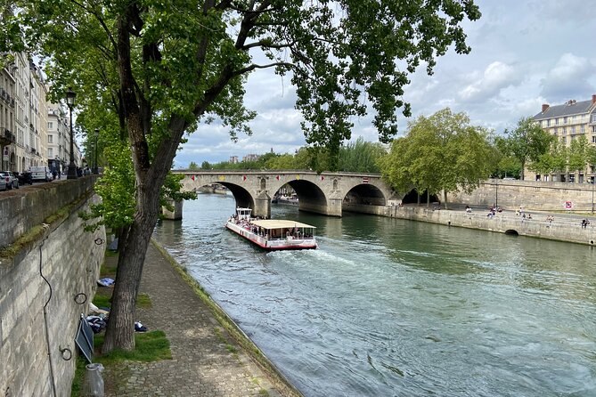 Guided Luxury Paris Day Trip with Optional Lunch at the Eiffel Tower - Practicalities and Considerations