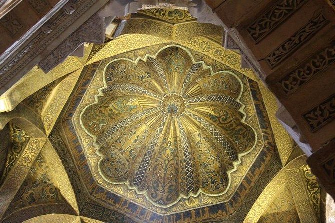 Guided tour of the Mosque with entrance included - Practical Details and Logistics