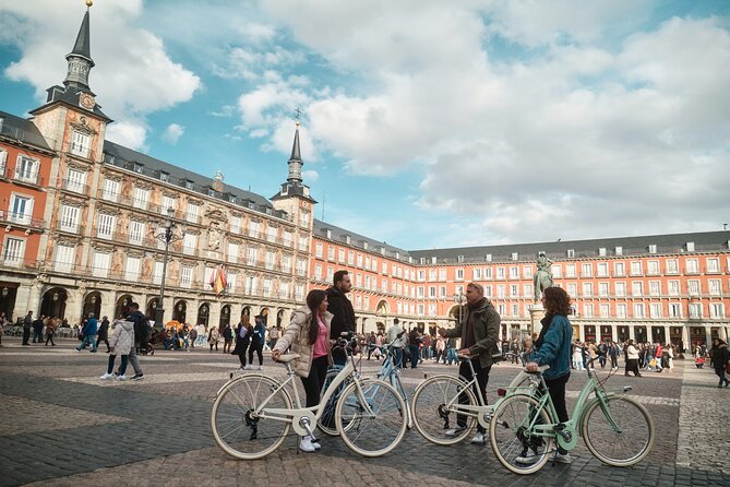 Guided tour on a Vintage Bike through Madrid - Who Will Love This Tour?