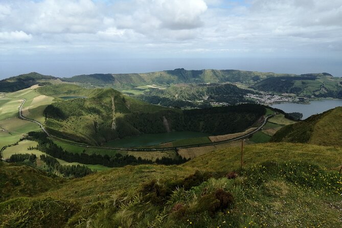 Half-Day 4x4 Tour to Lagoa das Sete Cidades - Authentic Experiences on the Trail