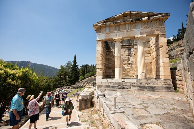 Historical Delphi One Day Tour with Arachova Stop & Expert Guide - Practical Tips for the Trip